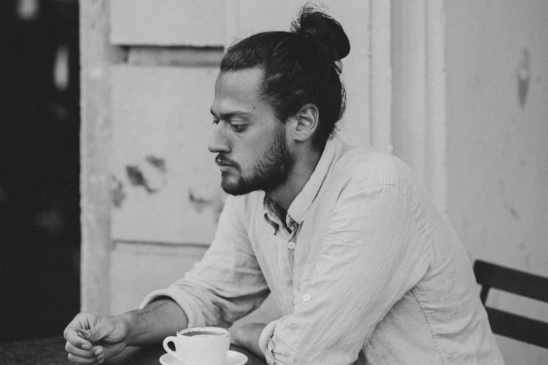 DIFFUS präsentiert: Singer-Songwriter Finn geht auf "Wie Weit" Tour ...