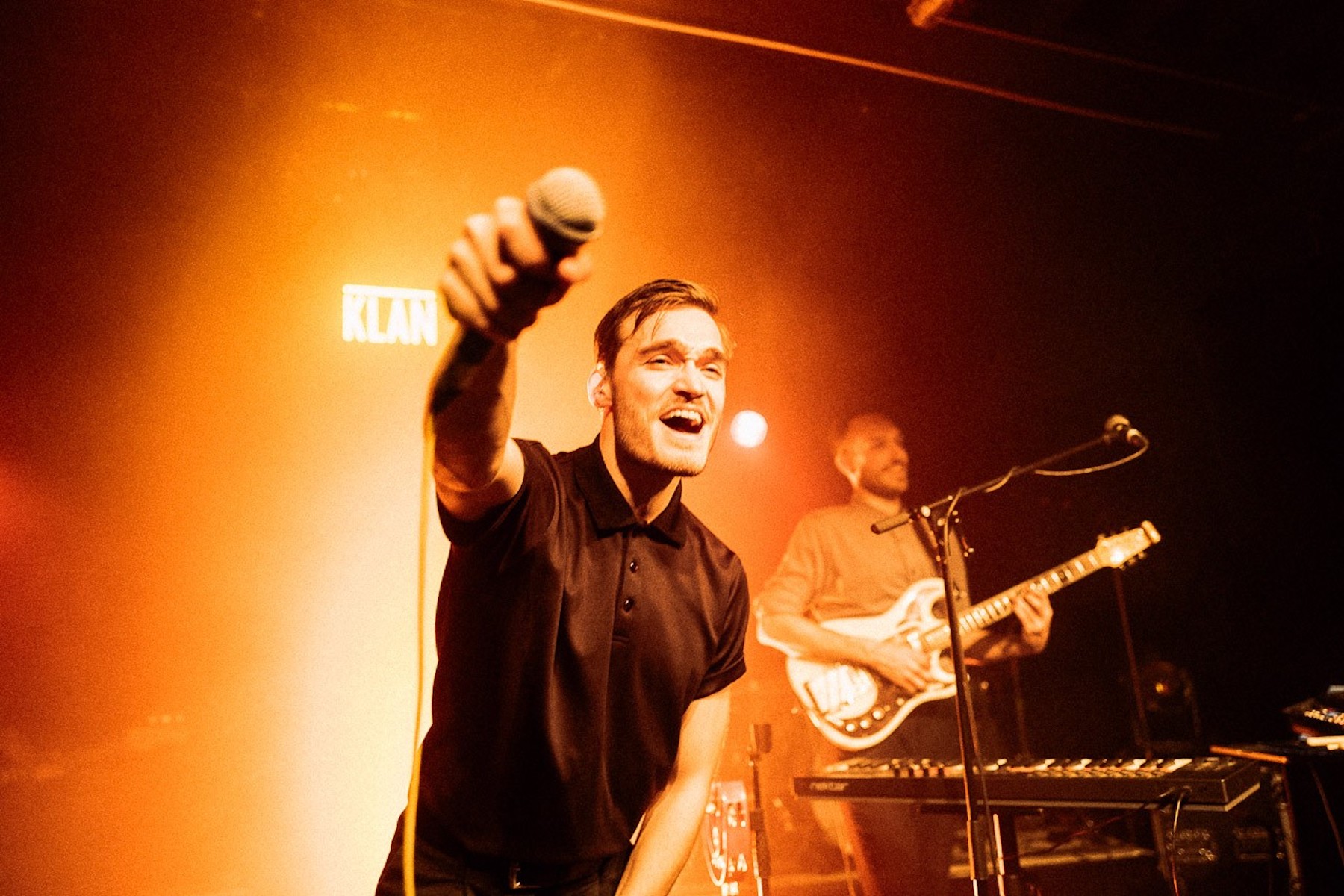 Videopremiere: Klan stellen im Video zu "Pass auf auf dich" ihre Live ...